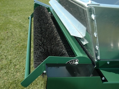 Centaur Asia Pacific | Turfco Mete-R-Matic XL Topdresser